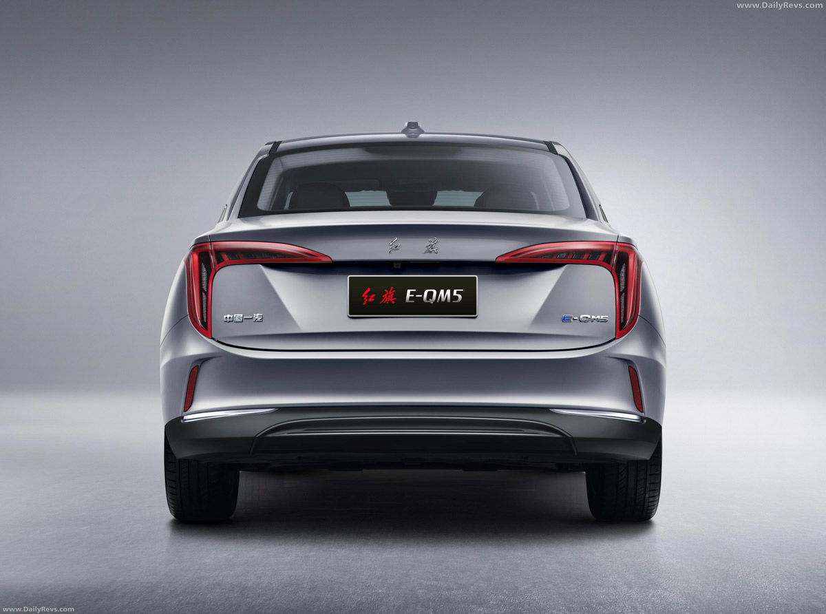 معرفی سدان برقی E-QM5؛ نخستین خودروی هونگچی در ایران - وبلاگ کارنامه