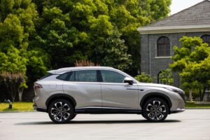 معرفی رووی eRX5؛ درباره هیبریدی جذاب پارس خودرو چه می‌دانید؟ - وبلاگ کارنامه