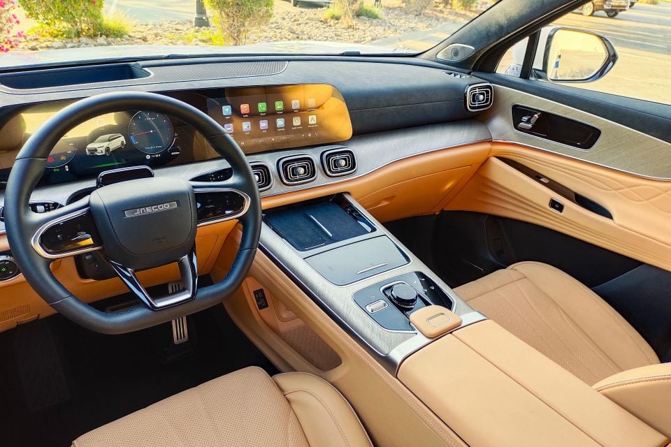 آشنایی کامل با لوکانو L8؛ بررسی مشخصات فنی، امکانات و مزایا - وبلاگ کارنامه